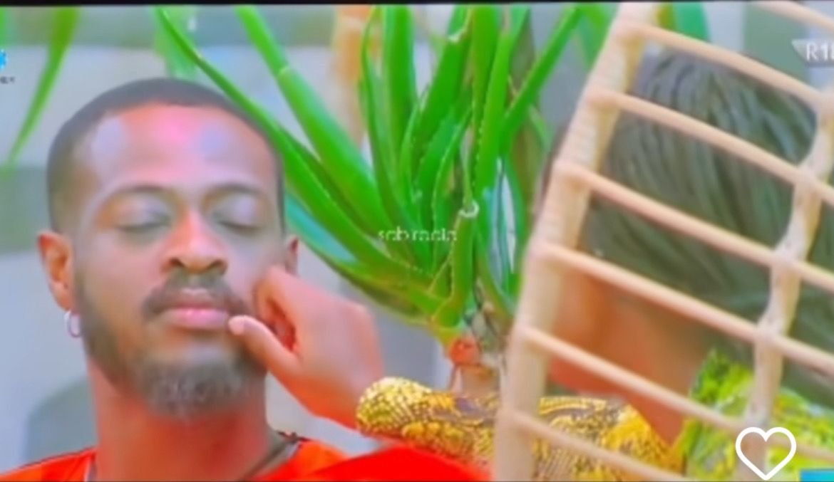 BBTitans S1: Yemi Cregx Begs For A Kiss | EveryEvery